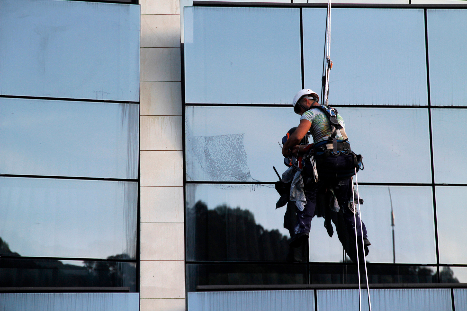 Multi Story Window Cleaning - JJM Commercial Cleaning